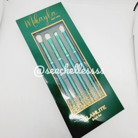Glamlite | Makeup | Mikayla X Glamlite Brush Set Brand New In Box ...